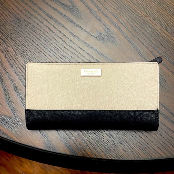 kate spade | Bags | Kate Spade Laurel Way Stacy Clutch Wallet In Black ...
